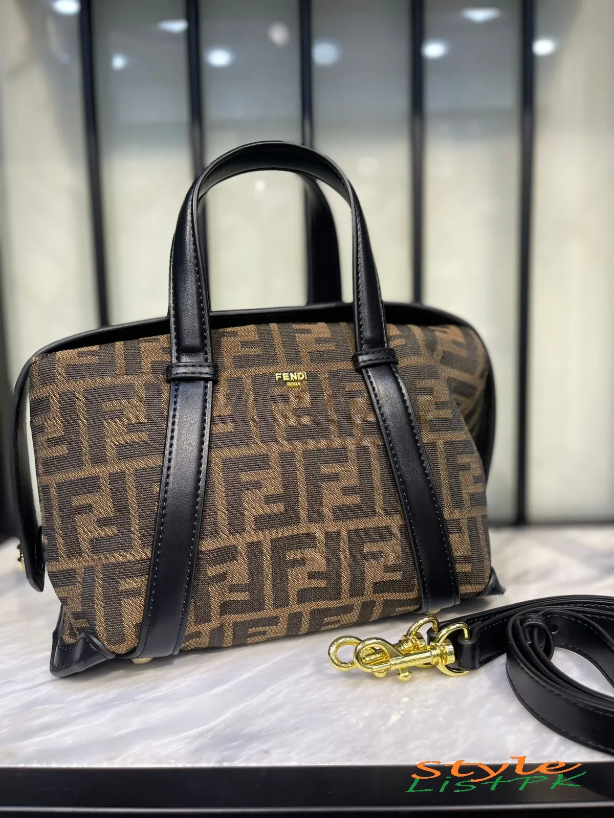 Buy online Fendi Medium In Pakistan| Rs 10000 | Best Price | find the best quality of Hand Bags ...